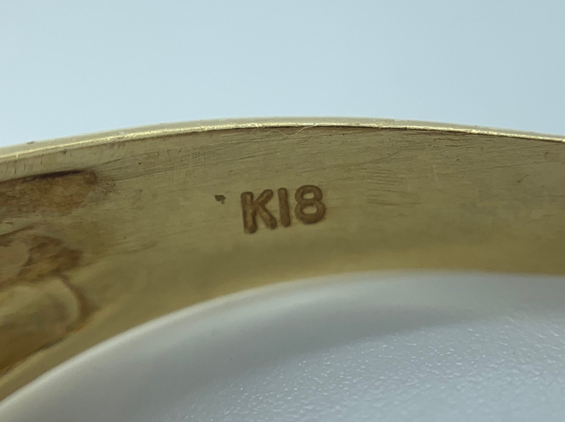 【刻印】金の指輪やプラチナのネックレス、それぞれの刻印の意味は？ - 那覇市のおたからや首里－本店は貴金属ブランド品の高価買取店